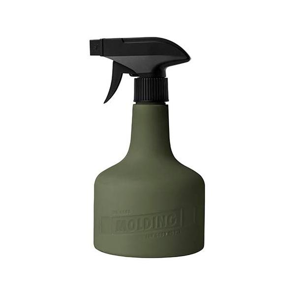 スプレーボトル(霧吹き)。ガーデニングや、消毒用のアルコール、掃除用洗剤を入れたり使い方は様々。ジェリカン(鋼板を溶接して作られた燃料容器)をモチーフにした、タフな高密度ポリエチレン製でミリタリーテイスト溢れる樹脂アイテムシリーズ。揃えて使...