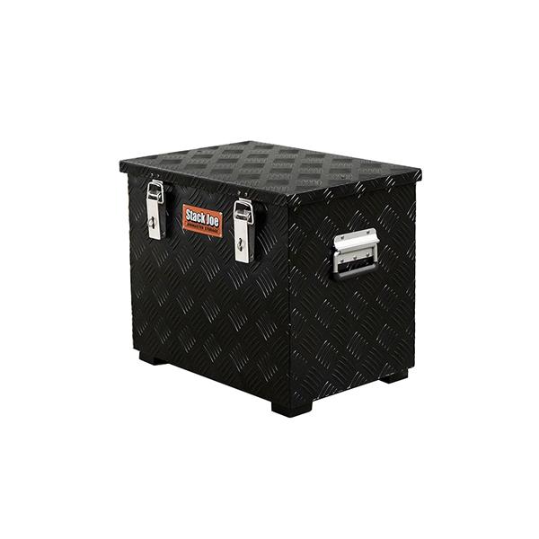 常にヘビーデューティーが求められるジョブワーカーに向けたアルミジョブボックス「StackJoe（スタックジョー）」は完全な輸送をバックアップするアルミコンテナです。トラックやバンへのツールストレージやガレージ収納としても最適な大容量仕様。7...
