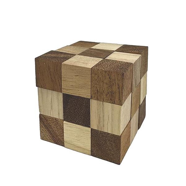 木製の立体キューブパズル。サイズ：約w60×d60×h60mm素材：木製生産国：タイご注意：天然木使用のため木目や色合いなどそれぞれ異なります。予めご了承ください。