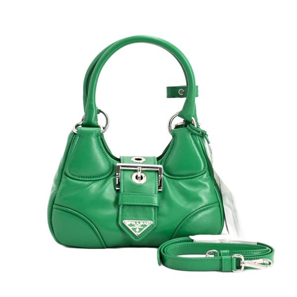 取扱い店舗：ロデオドライブ横浜関内店/TEL:045-900-2239管理番号：6222483商品ランク：未使用品ブランド名：プラダPRADA商品名：ムーンレザーバッグ型番：1BA381商品区分：ハンドバッグカラー:グリーン素材：カーフ/シ...