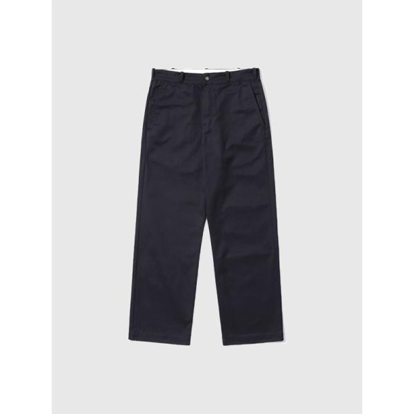 TUF-NUT T/C WORK TROUSERSタフナッツ T/C ワーク トラウザーポリエステル65%、コットン35%の混率で織り上げた頑丈なツイル生地を使用したワークトラウザース。生地は肌触りの良さに加えシワになりにくく、特有の光沢感...