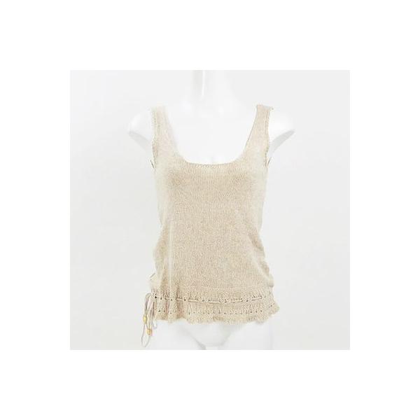 大人ナチュラルなニットが入荷しました！ ウエスト部分が調節可能で、裾のレース使いがポイント！ 襟ぐりは深めなのでタートルネックなどを重ねたりすると◎！ 伸縮性があり、透け感があるのでインナーを着てください★ 全体的に使用感がみられます。  ...