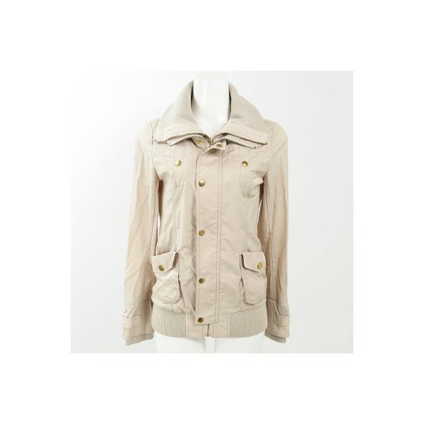 コットンブレンドのブルゾンの入荷です。 リブ衿部分は取り外しが可能で、本体衿にはフードが収納されています。 薄手のジャケットなので、季節の変わり目に重宝しそう。 お袖口に汚れ、リブ部分に毛羽立ち・毛玉が見られます。  着丈約60ｃｍ　袖丈6...