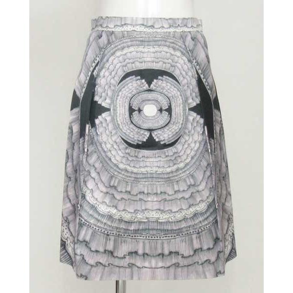 ミリアムオカリス MIRIAM OCARIZ パープル柄シルクスカート 38　≫　気品漂う手書き風プリントがパッと目を惹く主役級スカート☆シルクブレンドの上品な光沢と、適度なハリのある生地がプリントの華やかさを際立てます。ウエスト両サイドの...