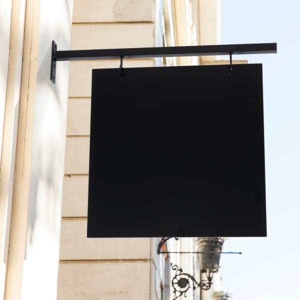 - 商品概要 -【カラー】ブラック【本体サイズ】フレーム：幅520mm高さ100mmプレート：400x400mm重さ：約2.5KG【材質】鉄【付属品】　ビス【商品仕様】完成品【生産国】日本注意事項：屋外使用可能ですが防サビではないため錆びが...