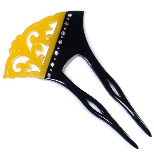 かんざし 簪 べっ甲調 透かし彫り 唐草 二又かんざし バチ型 ラインストーン 二本差 大人 髪飾り フォーマル 結婚式 かんざし 飴色 W292-231 s834 Si◆寸法長さ：13cm最大幅：7.8cm◆素材アクリル樹脂◆色上品な飴色...