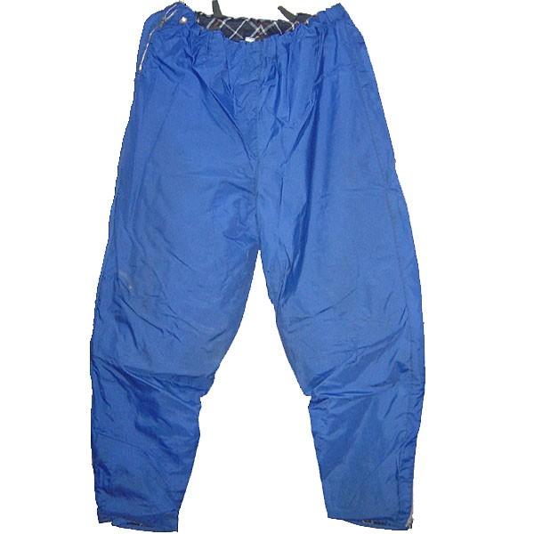 英国「LEWIS LEATHERS」社製 1960〜70年代（推定）VINTAGE Weather-Proofed Nylon Trousers です。素材：DUNLOPRUFE（Nylon）サイズ：-表記 ウエスト幅 最小約33.5〜最大...