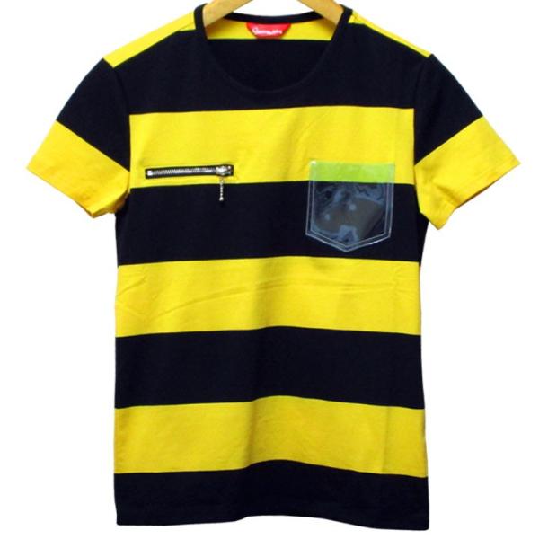 ROMANTIC NEUROSIS（ロマンチックノイローゼ）のプラスチックポケット ボーダーTシャツ 半袖です。左胸にプラスチックポケット、右胸にはボールチェーンZIPを配し、ロッカーズ＆パンクテイストをさりげなく主張するデザインとなってお...