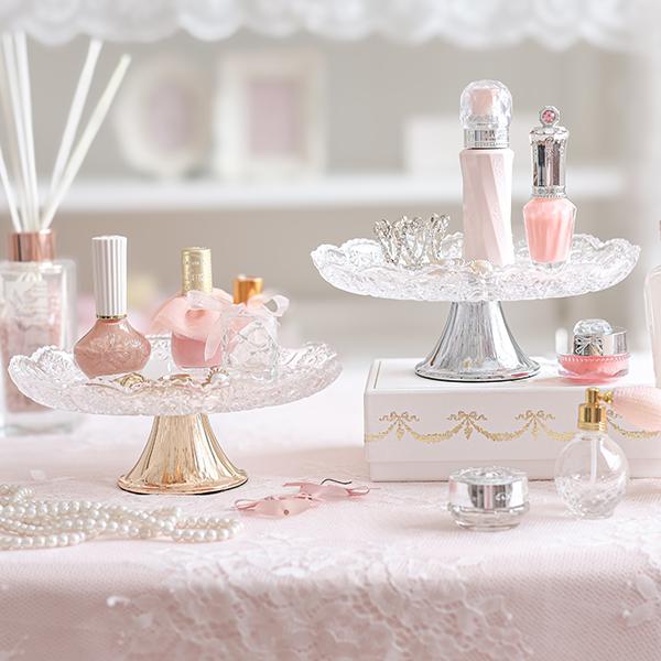 ■商品サイズ／(約)直径18.3×高さ7.5cm●重量：470g■品質／ガラス、鉄●中国製※本商品はアクセサリー等のディスプレイ専用となっております。食品検査は行なっておりませんので食べ物や口に含む物を直接置かないでください。※外装箱は梱包...