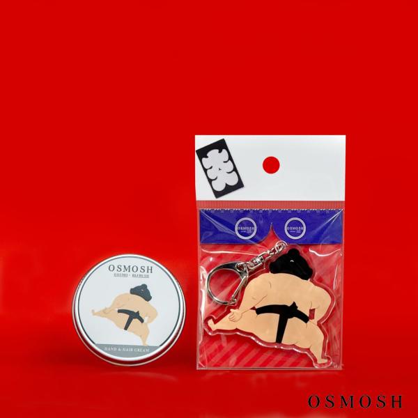 OSMOSH(オスモッシュ)ハンド＆ヘアクリーム 30g と アクリルキーホルダー1個 がセットになった商品です通常価格よりお求めやすいセット商品となっておりますハンド＆ヘアクリーム、アクリルキーホルダー それぞれで、お好きなまわしの色をお...