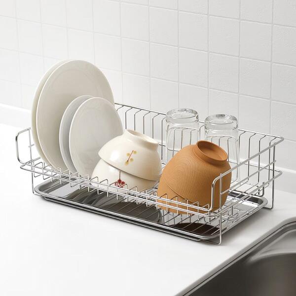 溜まった水を捨てやすいスライドトレー式。別売りのベースラックにセットして自分だけの水切りラックにもできます。【材質】ステンレス鋼【商品サイズ(約)】幅40奥行23×高さ12.5cm【商品重量(約)】820g【生産国】中国【広告文責】株式会社...