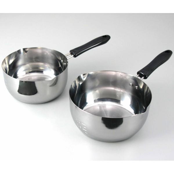 日本製のゆきひら鍋です！多用途に使えるサイズです。目盛付きでラーメン作りにも便利。両口付きで注ぎやすい。ステンレス製で内面ピカピカのミラー仕上げでお手入れラクラク！使用頻度の多い１６ｃｍと１８ｃｍの２点セットです。【サイズ】(約)/16cm...