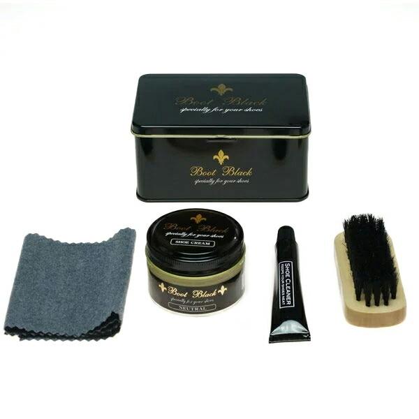 【セット内容】●シュークリーム(ニュートラル)55ｇ：1個●クリーナー　10ｇ：１個　　●ブラシ104：1個　　●ミニクロス：1枚　　【原産国】日本【広告文責】株式会社ルーマニア/03-5876-8031