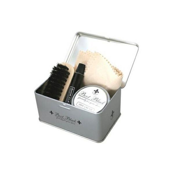 フレッシャーズにもオススメの、缶入りブートブラックシルバーライン靴みがきセット(モヒート)です。手入れに必要なシュークリームやシュークリーナー、ブラシ、クロスをセットにしました。持ち運びに便利なコンパクトな缶ケース入りなので会社等に常備して...