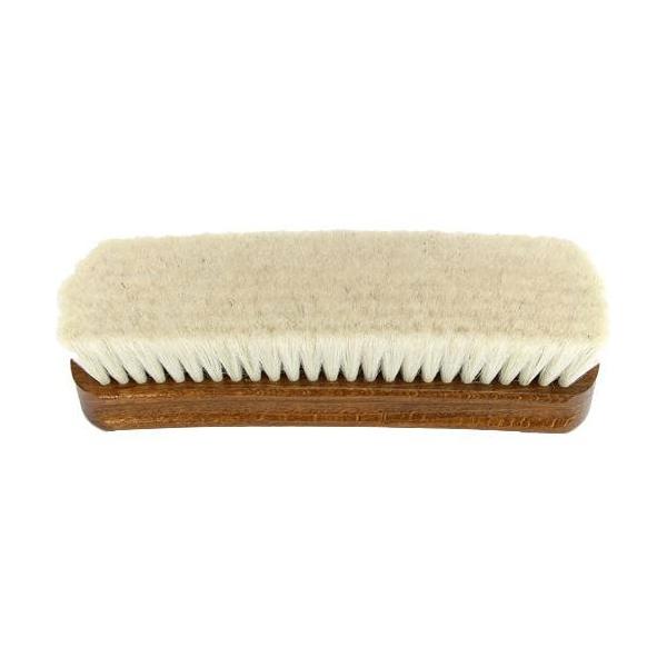 細くて非常に柔らかい山羊毛を使用したブラシです。●デリケートな革やエナメル革に使用できます。●鏡面仕上げの靴にも使用できます。木部には丈夫なブナ材を使いました。靴以外にも、様々な物のホコリ落としとしてお使い頂けます。【サイズ】(約)5×6×...