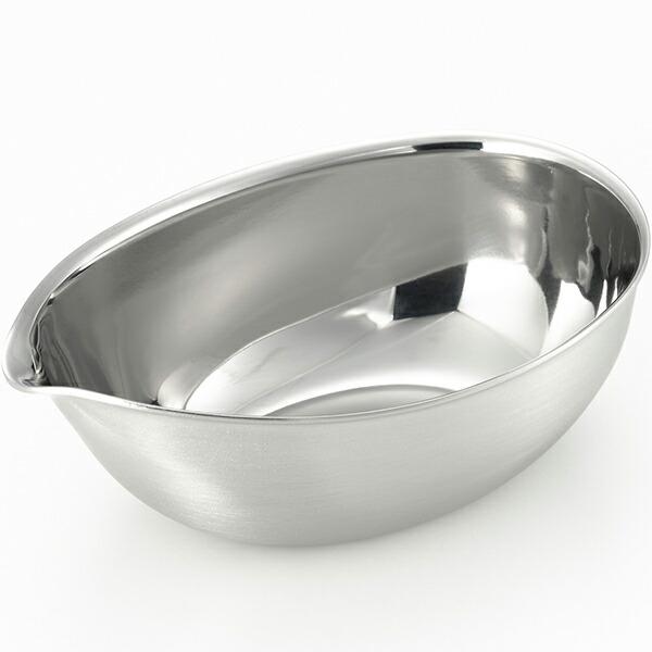 食卓にソースやジャムを入れて並べても◎。調味料入れとして揃えて、時短料理に一役かってくれる嬉しいサイズ感です。【材質】18-8ステンレス鋼【サイズ】全幅90mm×奥行57mm×全高30mm【重量】50g【満水容量】90ml【広告文責】株式会...