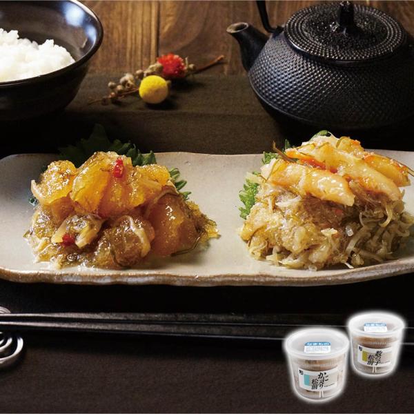 昆布とイカで仕上げた北海道の郷土料理「松前漬」に数の子を加えた「数の子松前漬」とカニを入れた「かに入松前漬け」のセットです。箱サイズ(cm)：12×21.5×12cm現品・内容・サイズ・材質：数の子松前漬300g×1、かに松前漬け300g×...