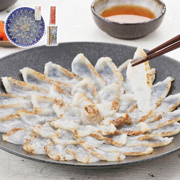 山口県萩沖で水揚げされた活天然マフグ身の表面を強火でサッと炙り、旨味と新鮮さを閉じ込め熟練の職人が丁寧に刺身に仕上げました。外側は香ばしく、内側は透明感があり生の食感が楽しめます。内容量：まふく炙り刺身80g（プラスチック皿22cm）、ポン...