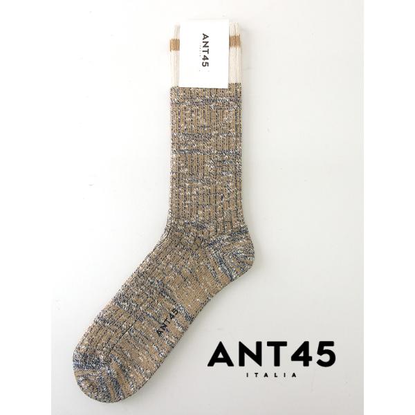 2021年デビューの新鋭ソックスブランド「ANT45/アント クワランタチンクエ」より、滑らかで柔らかい上質なコットン素材を使用したソックスが入荷しました。やや厚手でアイビーライクなメランジベースのラインソックスです。一度履いた方はその履き...
