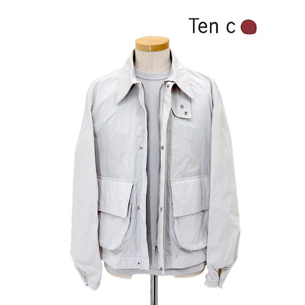 【「ドリズラージャケット/DEEL JACKET」】「Ten-c/テンシー」より、ライトウェイトの高密度ナイロンTactelRをメインに使用したジップブルゾン「MID LAYER BROUSON」のご紹介です。生地のナイロンを後染めすること...