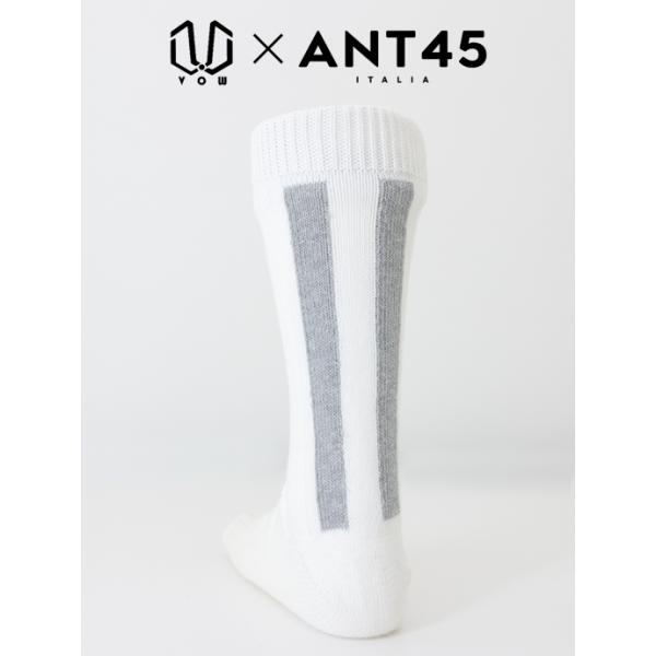 当店と国内外の協力者で企画・開発を行うブランド「VOW/ボウ」より、オリジナルデザインのラインソックスが入荷しました。当店で大好評のソックスブランド「ANT45」に作成を依頼したオリジナルのラインソックスです。肌触りの良い上質な素材を選定し...