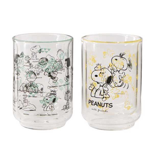 スヌーピーのダブルウォールグラス♪熱い飲み物を入れても熱くなりにくく、持ちやすい♪二重構造の耐熱ガラス製なので、温かい飲み物は冷めにくく、冷たい飲み物は結露しにくい！カラー◎ブルー・イエロー素材◎耐熱ガラス原産国◎中国サイズ◎約H101×口...