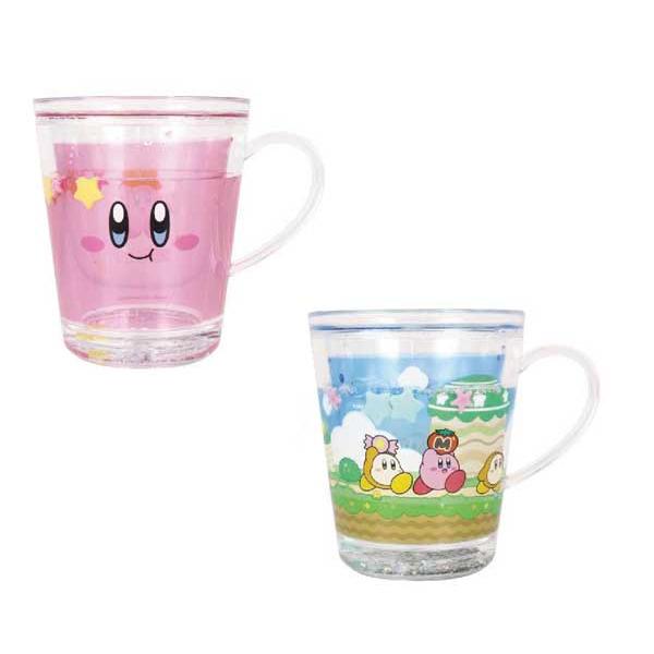 星のカービィのキラキラなウォーターカップ登場！中にお水とラメや星が入っていて、動くたびにキラキラ☆サイズ：約10.5×Φ8.7cm素材：PS容量：約250ml原産国：中国新品段ボールにて梱包発送5526687 5526688