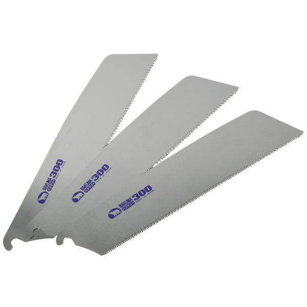 【商品概要】用途:一般木材・合板・集成材・竹・硬木などの横挽き用入り数:3枚のこ板厚:0.7mm刃渡り:300mm衝撃焼入れ注意:木材以外の切断には使用しないでください。切断中にひねったり、こじったりしないください。刃が折れる恐れがありあま...