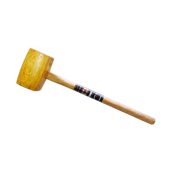 【商品概要】サイズ:105×600mm頭部:ロウ塗り【商品説明】説明両手で持てる手掛矢。用途杭打ち作業や木製品への打ち込み作業。木杭やプラ杭などの杭打ち作業や木製品への打ち込み作業に最適。国産樫材を使用しており、強度がある。従来品より柄を長...