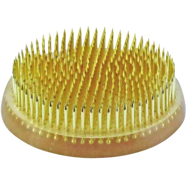 【商品概要】本体はポリエステル樹脂、釘は真鍮製の軽量剣山です。両面吸盤マット使用で花器に軽量な剣山をしっかり固定できます。両面吸盤マットは樹脂・金属剣山の固定の他に、台所用樹脂製・金属製器の固定などにも使用できます。剣山・マットとも半透明な...