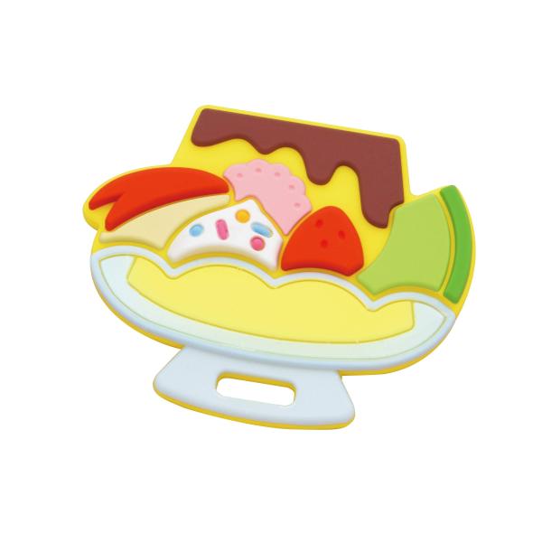 【商品概要】安心のシリコン100％洗浄・煮沸消毒・薬液消毒OKやわらかく、シリコンならではの噛み心地ストラップ穴付きリアルでかわいいプリンアラモード【商品説明】【商品詳細】ブランド：トイローヤル(Toyroyal)商品種別：ベビー＆マタニテ...