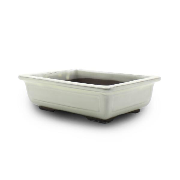 【商品概要】光沢が綺麗な、基本的な形状の盆栽鉢です。小品?中品盆栽に、使い勝手の良い大きさです。色はクリーム釉（白）、上から見た縁の形は四角です。おおよそのサイズ(幅19×奥行14×高さ5.5センチ)入る土の量は1.1から1.2リットル【商...
