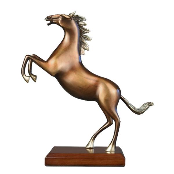 【発売日：2025年12月02日】令和八年（2026）度干支馬。午（うま）は、昔から 躍動・成功・勝負運 を象徴する干支とされています。まっすぐ前へ進む力強さから、事業が発展する年、努力が実を結ぶ年ともいわれます。材質：真鍮製サイズ24.5...