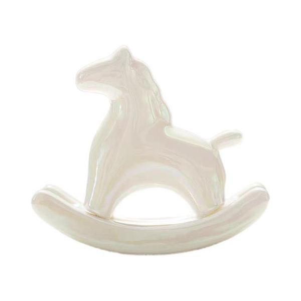 【発売日：2025年12月02日】この馬の模型は、馬のセンターピースの装飾や家の馬の家具として理想的で、誕生日、新築祝い、またはお祝いのお祝いの贈り物に最適です。彫刻されたロッキングホース、乗馬の置物省スペースサイズ: 多用途に使えるように...