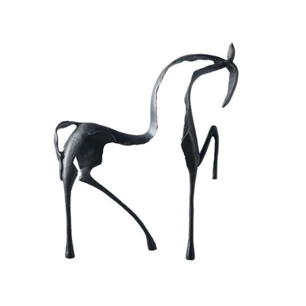 【発売日：2025年12月09日】馬の置物は、家、オフィス、カフェなどの本棚、机、キャビネットを飾るのに使用され、高級感を添えます。材質:金属製サイズ: 24*5*27cm色は滑らかで旺盛で、線は流暢で、明るくて柔らかいことを失わないで、精...