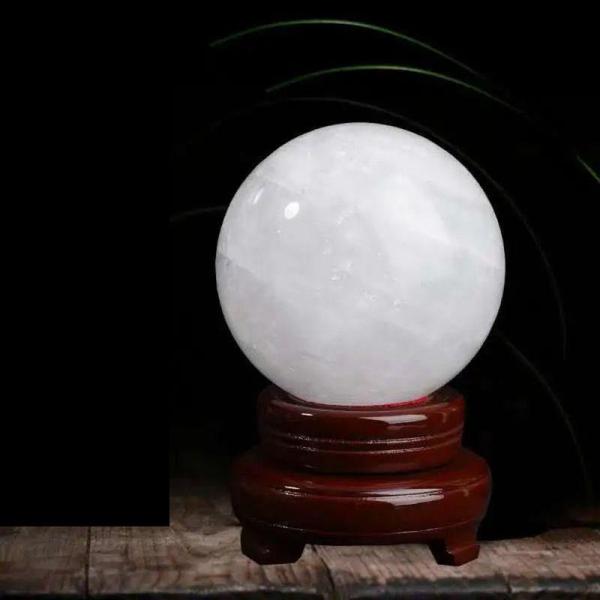 【発売日：2025年12月09日】結晶は富、純度と優しさを引き付けることができます。球体の形状は、完璧を表します。自宅に置かれたとき、それは人生の家がいっぱいにすることができます。適用場所:ホーム、部屋、玄関先、ショップ、オフィス、酒屋など...