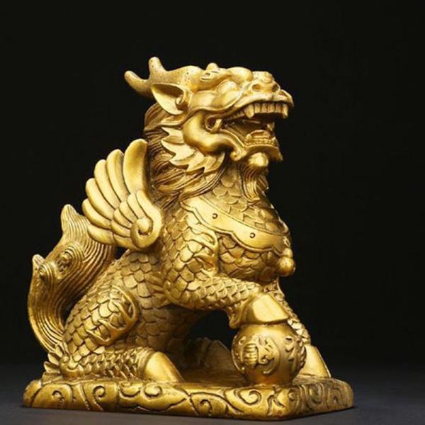 【発売日：2025年12月09日】麒麟(キリン)は、名君の誕生にあわせて現れるといわれる縁起の良い瑞獣です材質：銅製収入の不安定（破産）や家庭内不和、夫婦関係、ビジネスでの人間関係トラブルなどを改善し、日常に起こるすべての問題を穏やかに鎮め...