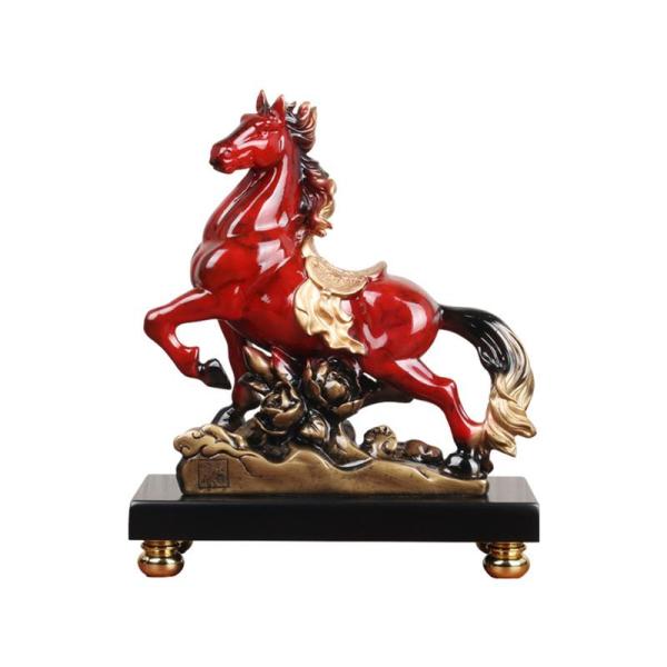 【発売日：2025年12月09日】馬は幸運や縁結び、そして願いが叶う象徴とされ、馬をテーマにしたインテリアはビジネスのマスコットとして人気があります。材質:樹脂製様々なシーンに最適:本棚、棚、寝室、オフィス、リビングのスタイルアップを樹脂製...