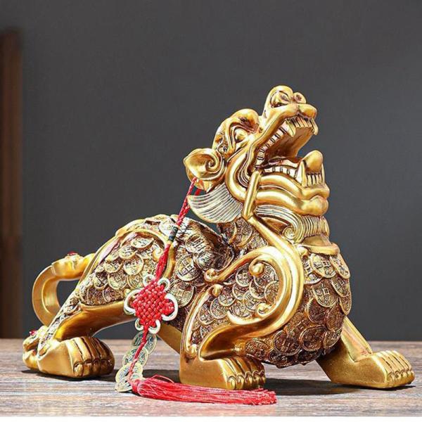 【発売日：2025年12月15日】貔貅とは金銀などの財宝を主食とする中国神話の神獣で、財運アップに絶大な効果を 持つとされています。風水では、主人のために八方の財を呼び寄せ、貯蓄するとされています。貔貅は正財（仕事などで入る財）と偏財（株、...