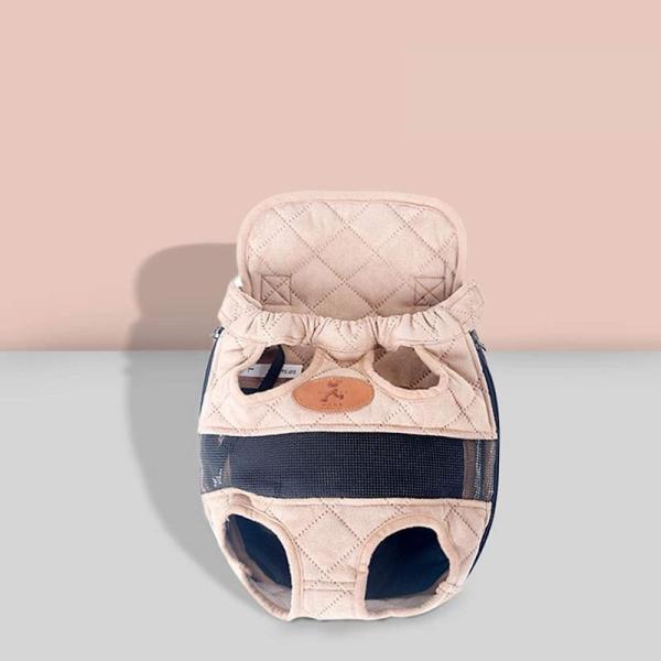 【発売日：2024年07月01日】◆３◆~：「利便性」：外側には使い勝手のよい大きめのポケットを付けました。ペット用品、携帯電話を使いたい時にサッと取り出せます。「安全性」：抱っこ紐の内側には、飛び出し防止のリードがついてますので、病院や交...