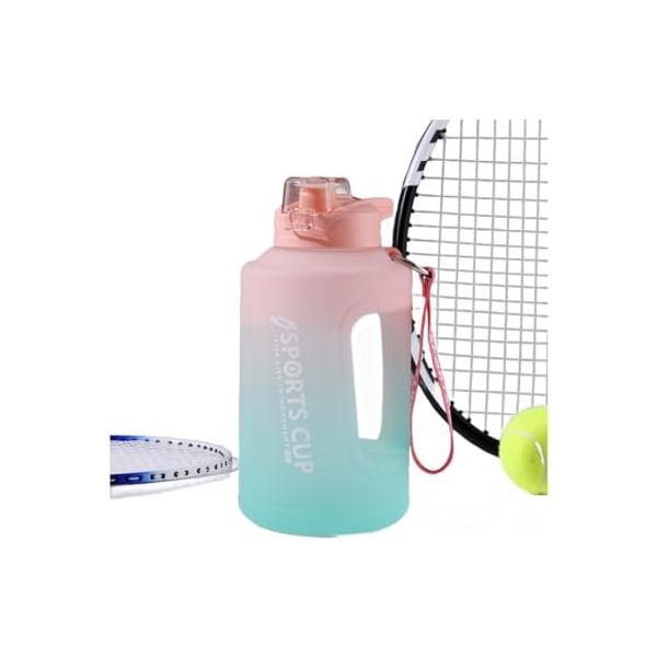 【発売日：2024年05月22日】【安心の素材】BPAフリーで毒素フリーな食品グレードの再利用可能な素材を使用。ご家庭、オフィス、アウトドアで安全に水分補給を行えます。【多目的利用】軽量でスタイリッシュ、カーカップホルダーやバッグにも収まる...