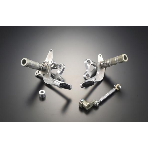 商品名：OVERRACING　BACK-STEP ドラム シルバー (Rear Set Drum SIL)品番：51-111-01JAN：45397700966171ポジション90ｍｍBack / 60mmUP・シルバーアルマイト仕上げ・可...