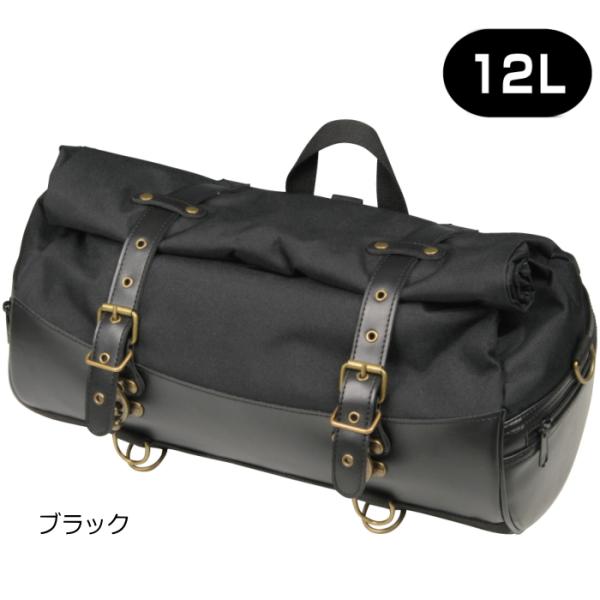 乗っても降りても様になる　ロール式シートバッグロール式開閉で使いやすい重厚で堅牢な作りのダッフルなシートバッグ。本体を袋状にすることで荷物量に柔軟に対応した容量12Lとデイリーユース、日帰りに最適な大きさです。メインスペースにラクラクアクセ...