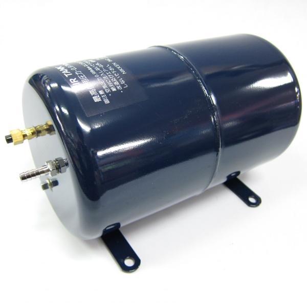 ニッケン製エアータンク　5Lエアーホーン用のエアータンクです。3つ穴あり(穴径PT1/8)【付属ニップル】ホースニップル×1チューブホースニップル×1締めきりニップル×1【タンク性能】タンク容量:5L耐圧:10kgサイズ:H170mm L2...