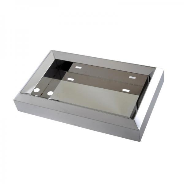 ステンレス製のナンバープレート枠です。ナンバープレートのドレスアップに! 2t〜4tトラック用のサイズです。サイズ:425mm×260mm×75mm【注意事項】字光式No.プレートも可です。字光式でないプレートの場合取付時に枠とプレートの間...