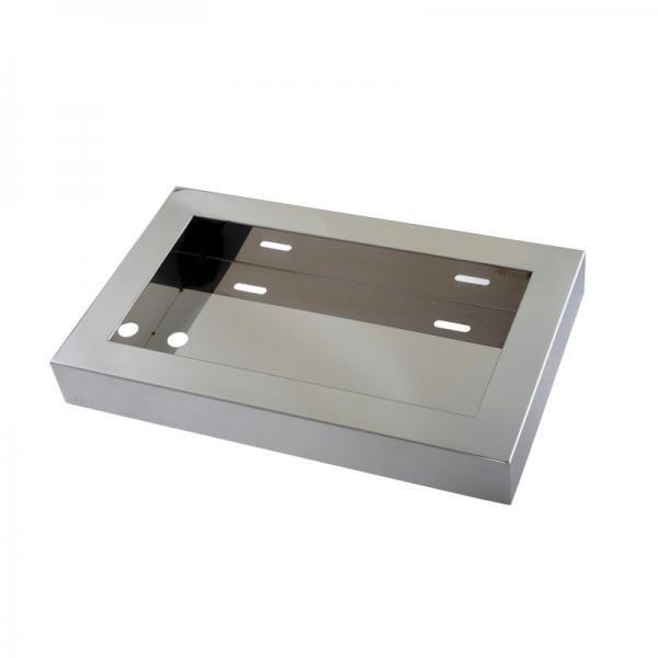 ステンレス製のナンバープレート枠です。ナンバープレートのドレスアップに!軽四〜4tトラック用のサイズです。サイズ:425mm×260mm×55mm【注意事項】字光式No.プレートも可です。字光式でないプレートの場合取付時に枠とプレートの間に...