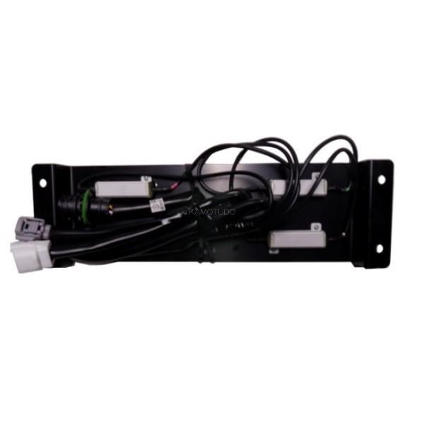 UDトラックス17クオン用ウォーニングキャンセラー。これまで断線検知器が作動し装着できなかった17年式クオンに、LEDリアコンビネーションランプが装着できます。「UDトラックス 17年式クオン」にウォーニングキャンセラーを使用することで、コ...