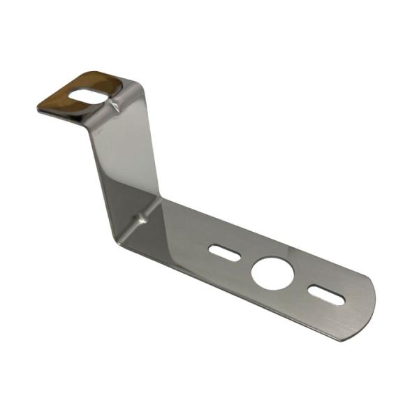 ジェットイノウエステンレス製マーカーランプ取付ステー Z型 幅狭スリム 奥行70ｍｍワイドタイプ502969車両へ取付ける側のステー奥行が70mmあるので、マーカー位置を奥にした取付けを意識したこだわりマーカーステーZ型。幅38ｍｍの幅狭ス...