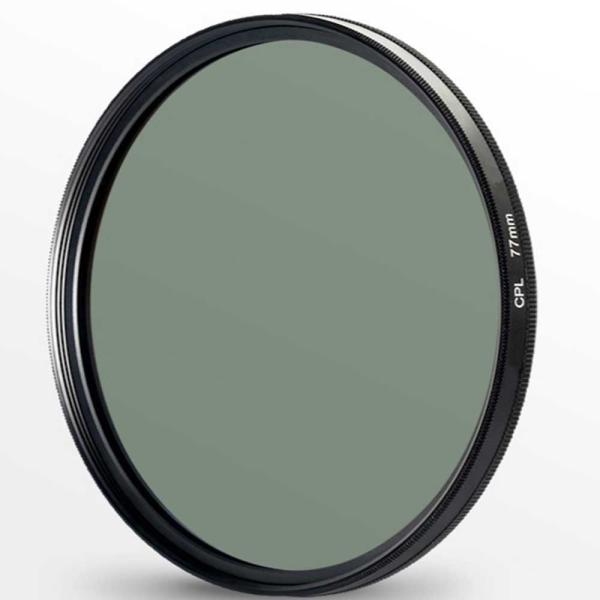 【材質】高品質ガラス材質を採用し、反射光をコントロールするフィルターです。【互換】直径82mm のカメラレンズに対応PLフィルターは反射光をコントロールすることで、鮮やかな発色やコントラストが得られるフィルターです。水面やガラス面、樹葉、建...