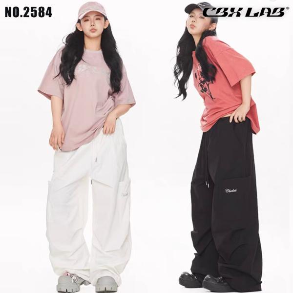 ◆内容 : パンツ  *モニターの具合や照明により色合いが実際とは異なるように見える場合がございます■商品説明K-POPアイドルのステージ前後の“オフ感”漂うスタイルを思わせる、CBX LABの薄生地パンツ。生地は薄めで軽やかに穿けるのに、...